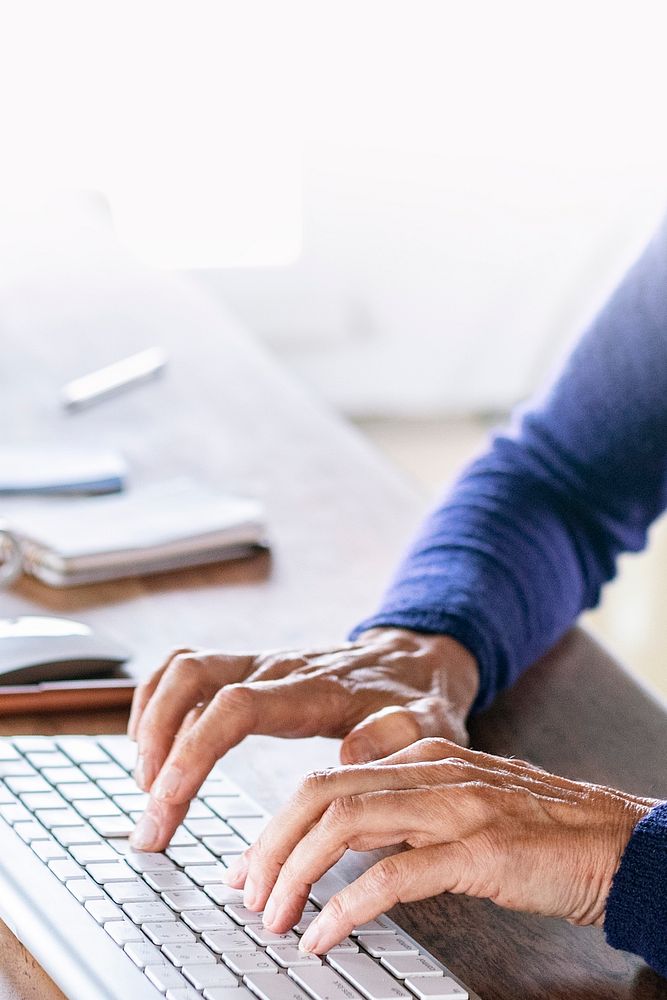 Senior woman typing computer keyboard | Premium Photo - rawpixel