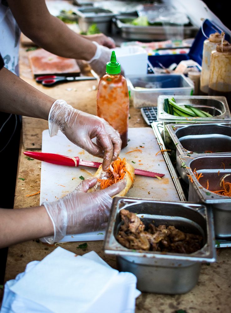 Chef making sandwich kitchen | Free Photo - rawpixel
