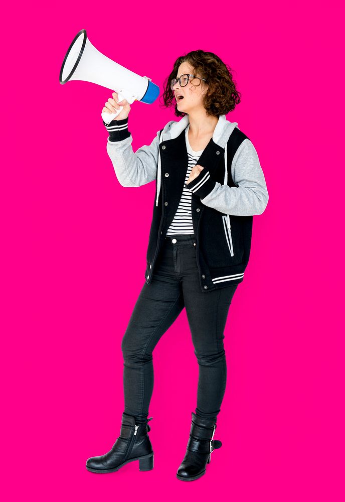 Woman announcement with megaphone for advertising | Photo - rawpixel