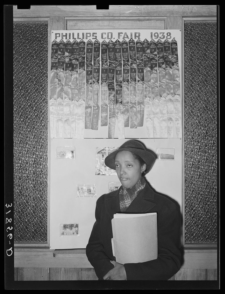 Project home supervisor ribbons won | Free Photo - rawpixel