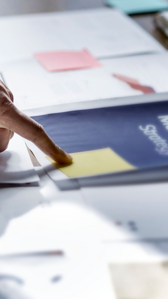 Man pointing business strategy plan | Premium Photo - rawpixel