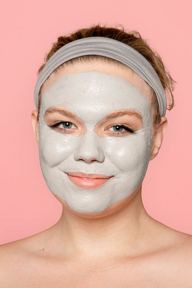 Clay mask on woman, spa | PSD - rawpixel