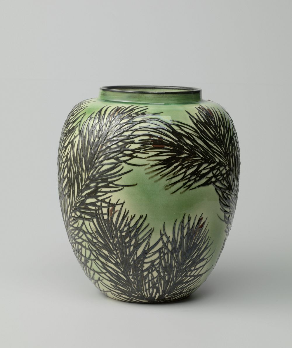 Vaas van aardewerk, versierd slibtechniek | Free Photo - rawpixel