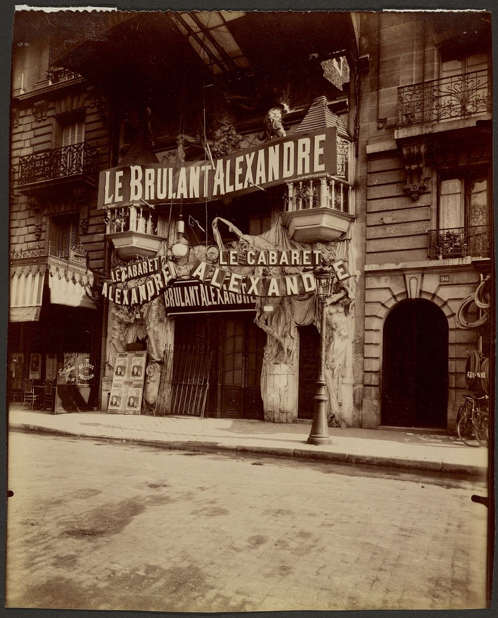 Cabaret Alexandre, boulevard de Clichy | Free Photo - rawpixel