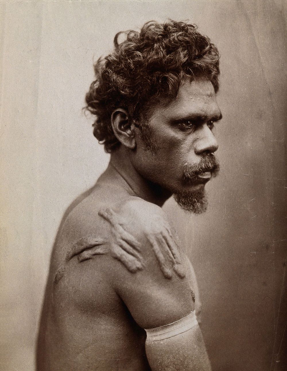 Aboriginal man scarification his shoulder | Free Photo - rawpixel