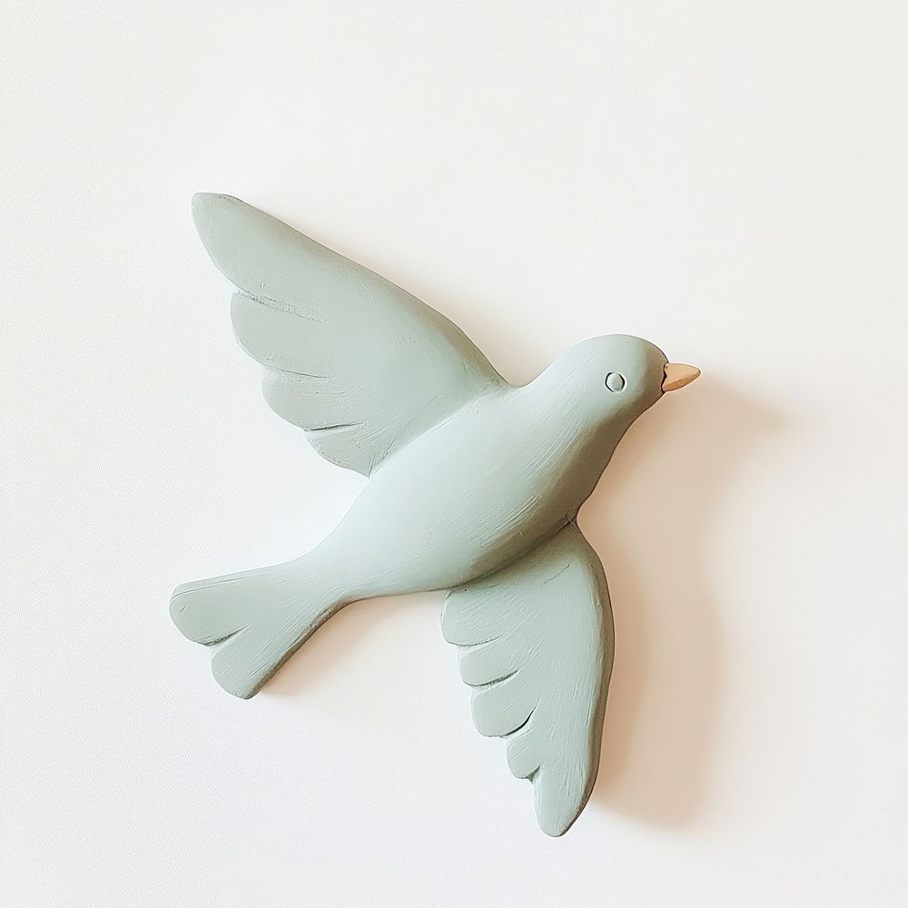 2d clay flying bird handcrafted | Free Photo - rawpixel