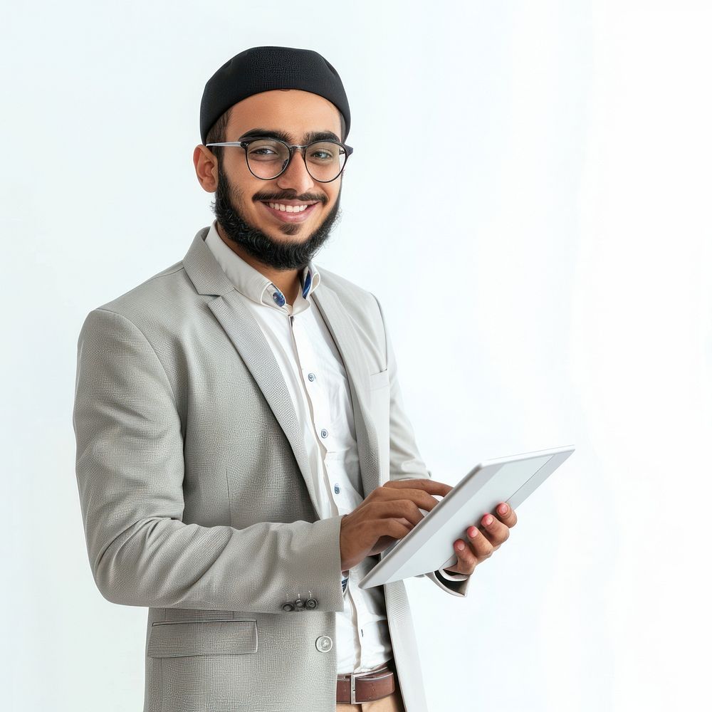 Smart Islamic businessman suit tablet | Free Photo - rawpixel