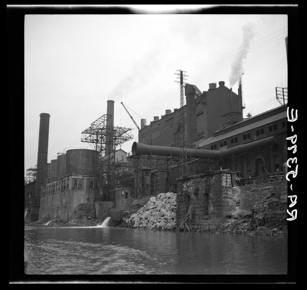 Pittsburgh waterfront. Monongahela and Allegheny | Free Photo - rawpixel
