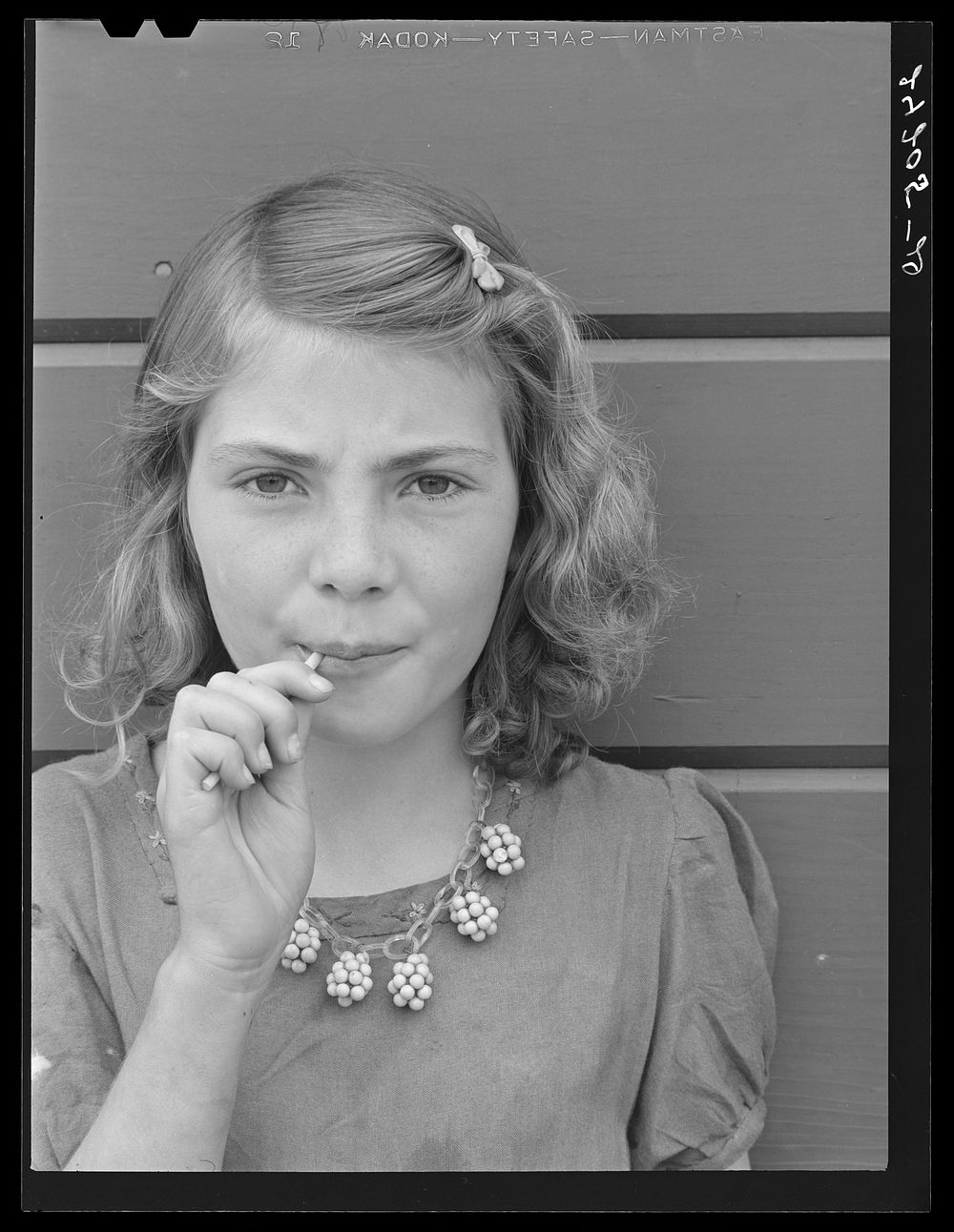 Migrant girl. Tulare migrant camp | Free Photo - rawpixel