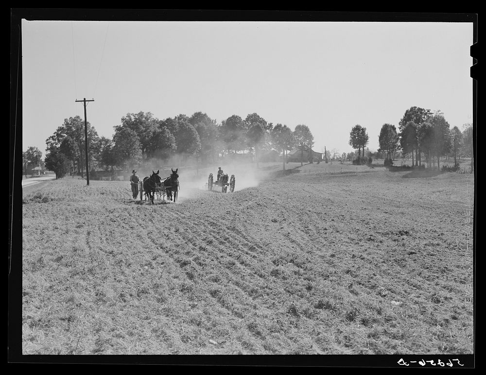 Discing preparing land planting winter | Free Photo - rawpixel