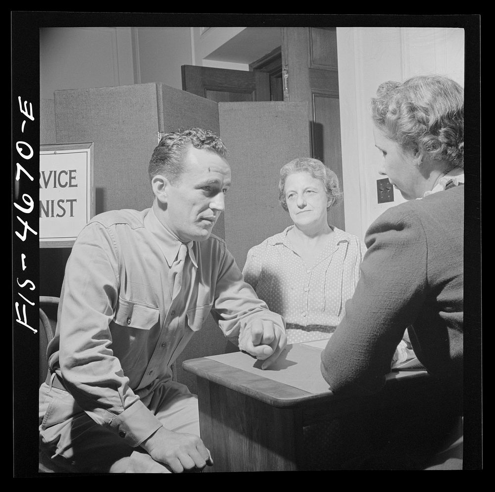 Washington, D.C. soldier asking help | Free Photo - rawpixel