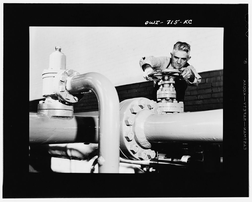 Tulsa, Oklahoma. Pump room Great | Free Photo - rawpixel