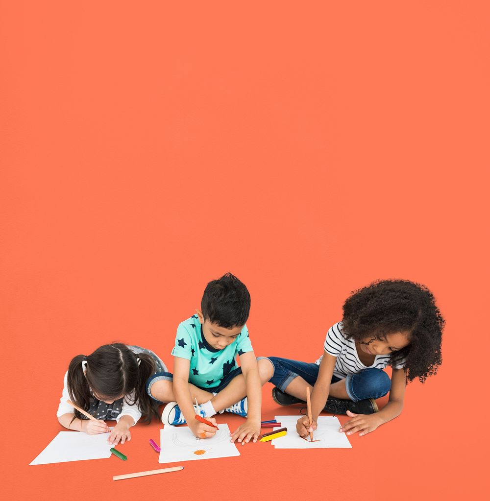 Little Children Drawing Together Creative | Premium Photo - rawpixel
