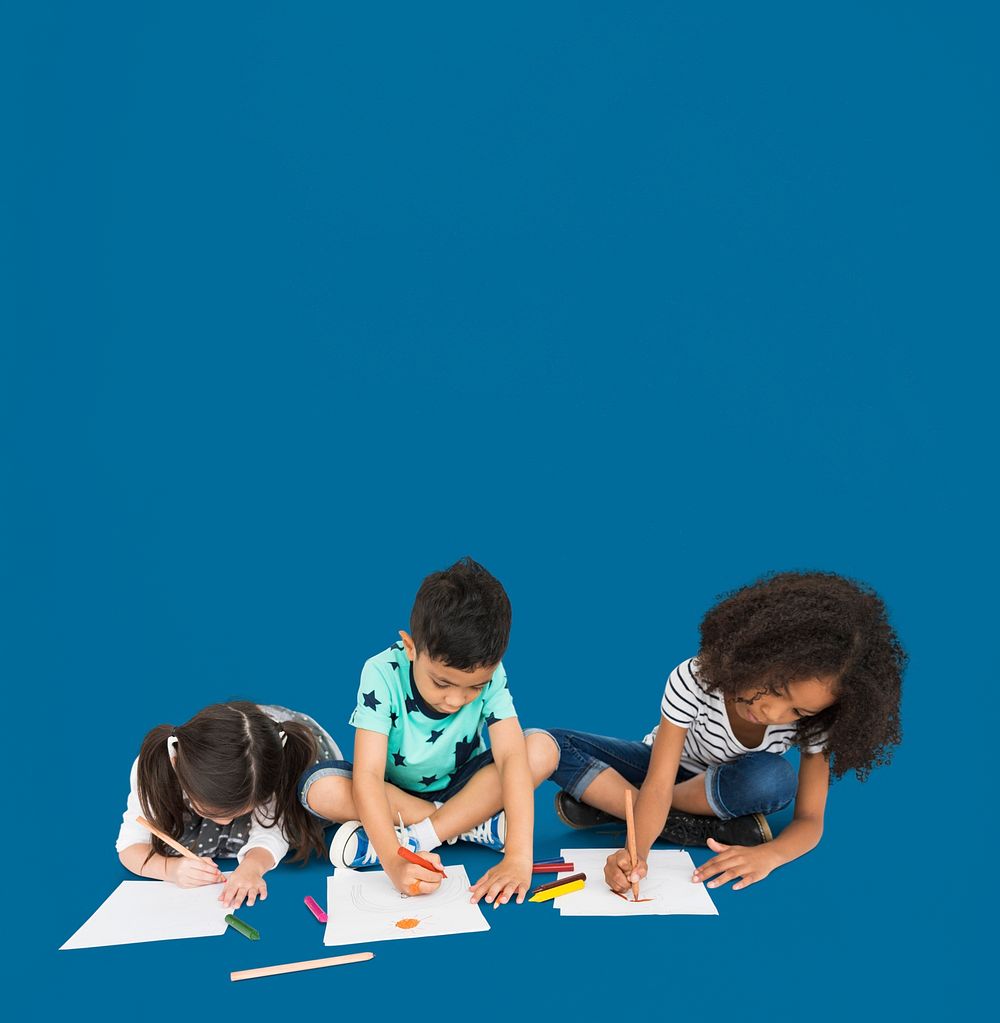 Little Children Drawing Together Creative | Premium Photo - rawpixel