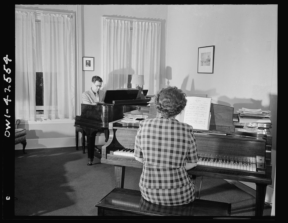 Bethlehem, Pennsylvania. Bach festival. Living | Free Photo - rawpixel