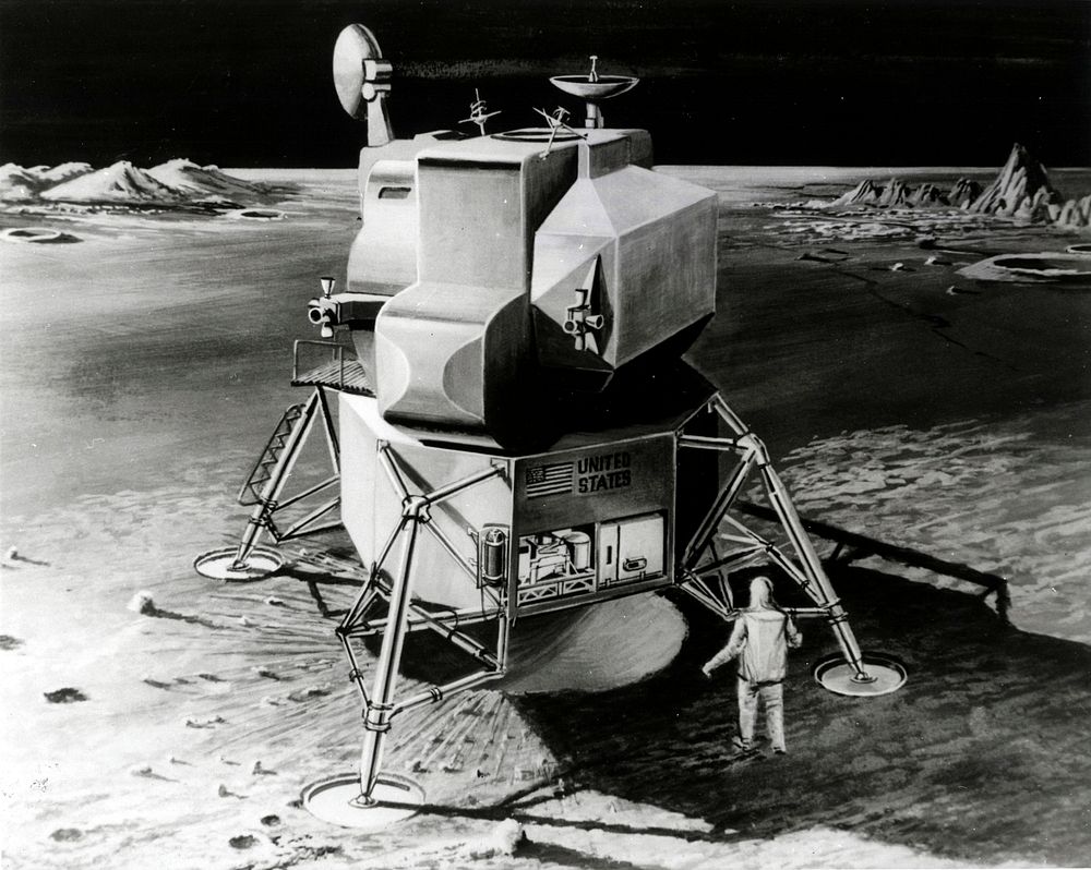 cylindrical cask, containing fuel capsule | Free Photo - rawpixel