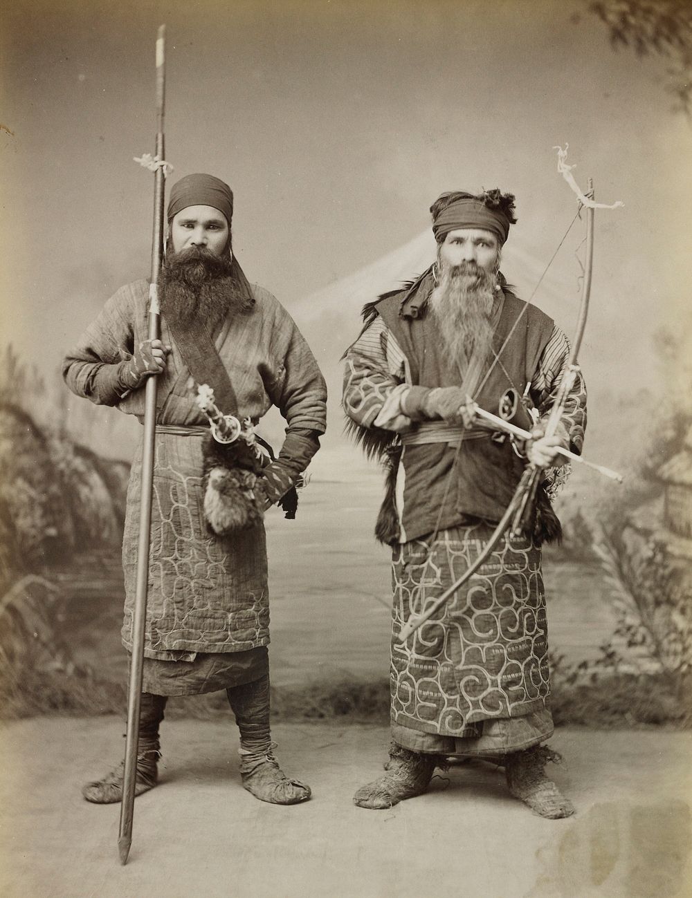 two standing men wearing quilted | Free Photo - rawpixel