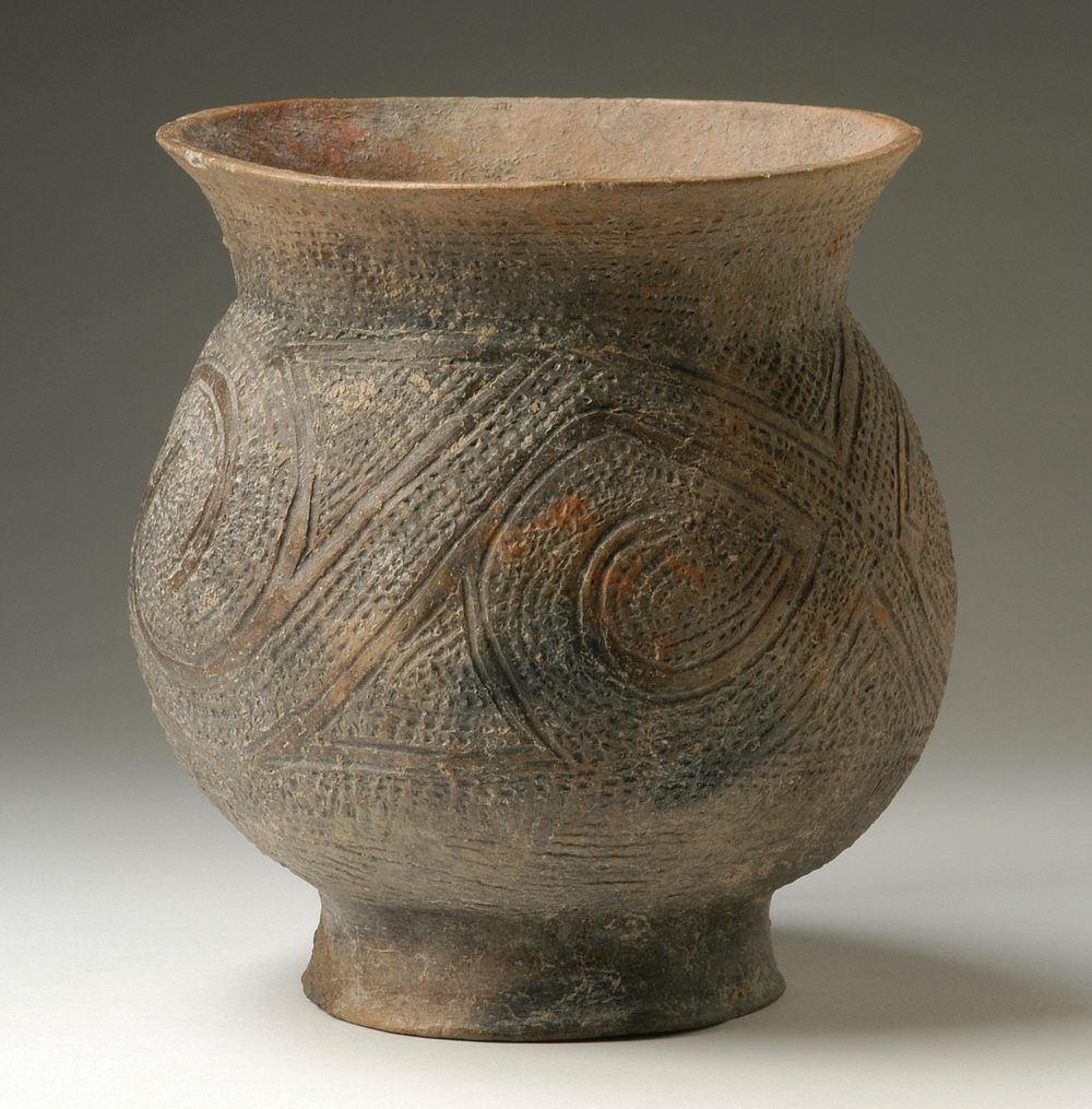Ancient textured ceramic pot | Free Photo - rawpixel
