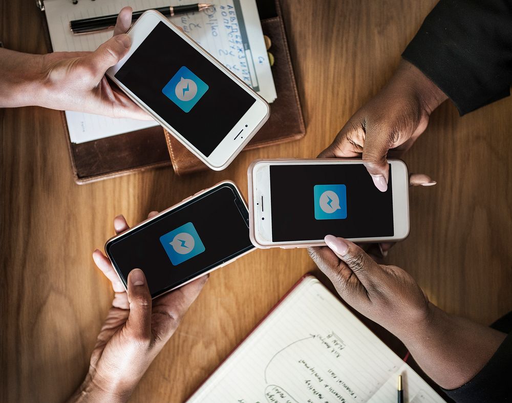 Group of people using Facebook | Premium Photo - rawpixel