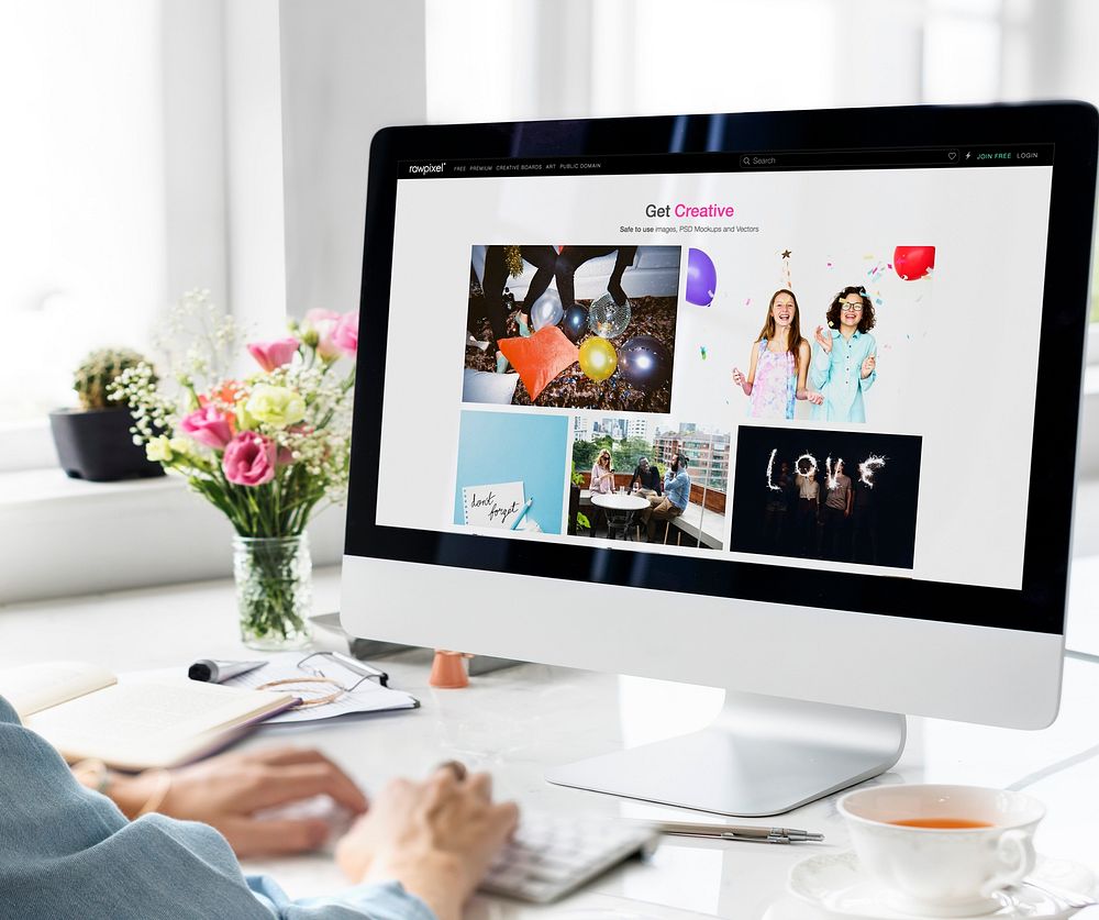 Computer screen on display on a white | Free Photo - rawpixel