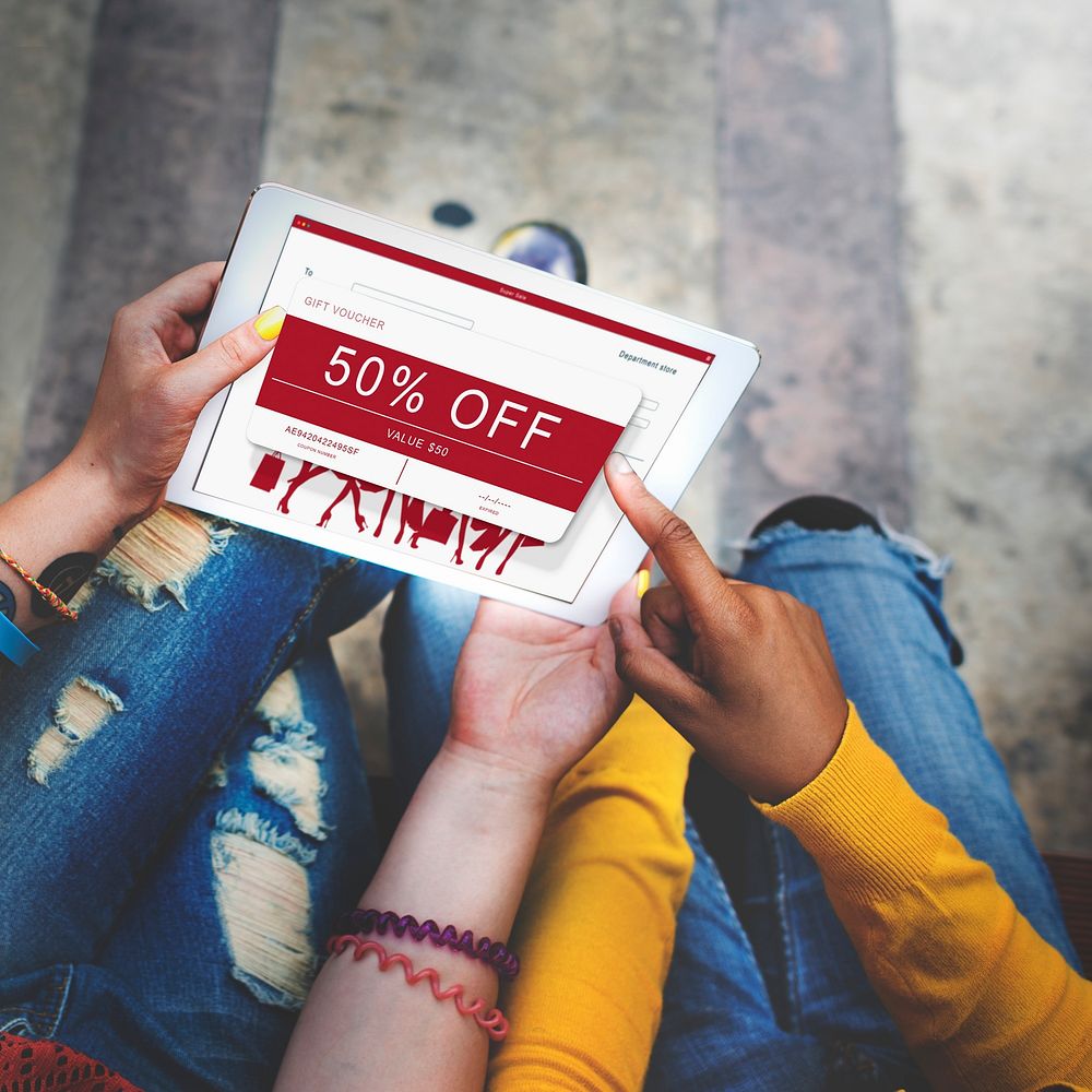 Tablet shopping discount voucher | Free Photo - rawpixel