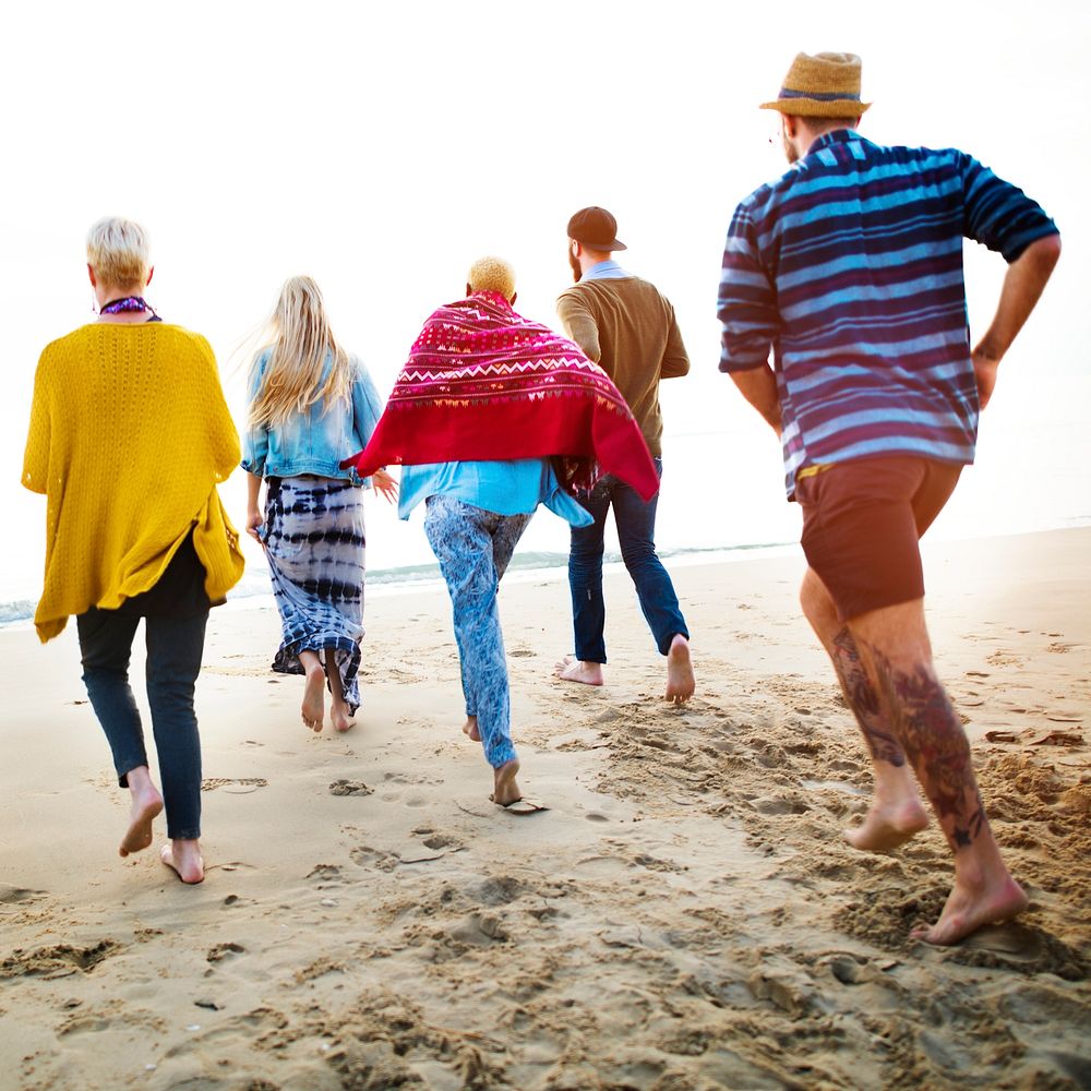 Friends running together beach | Premium Photo - rawpixel