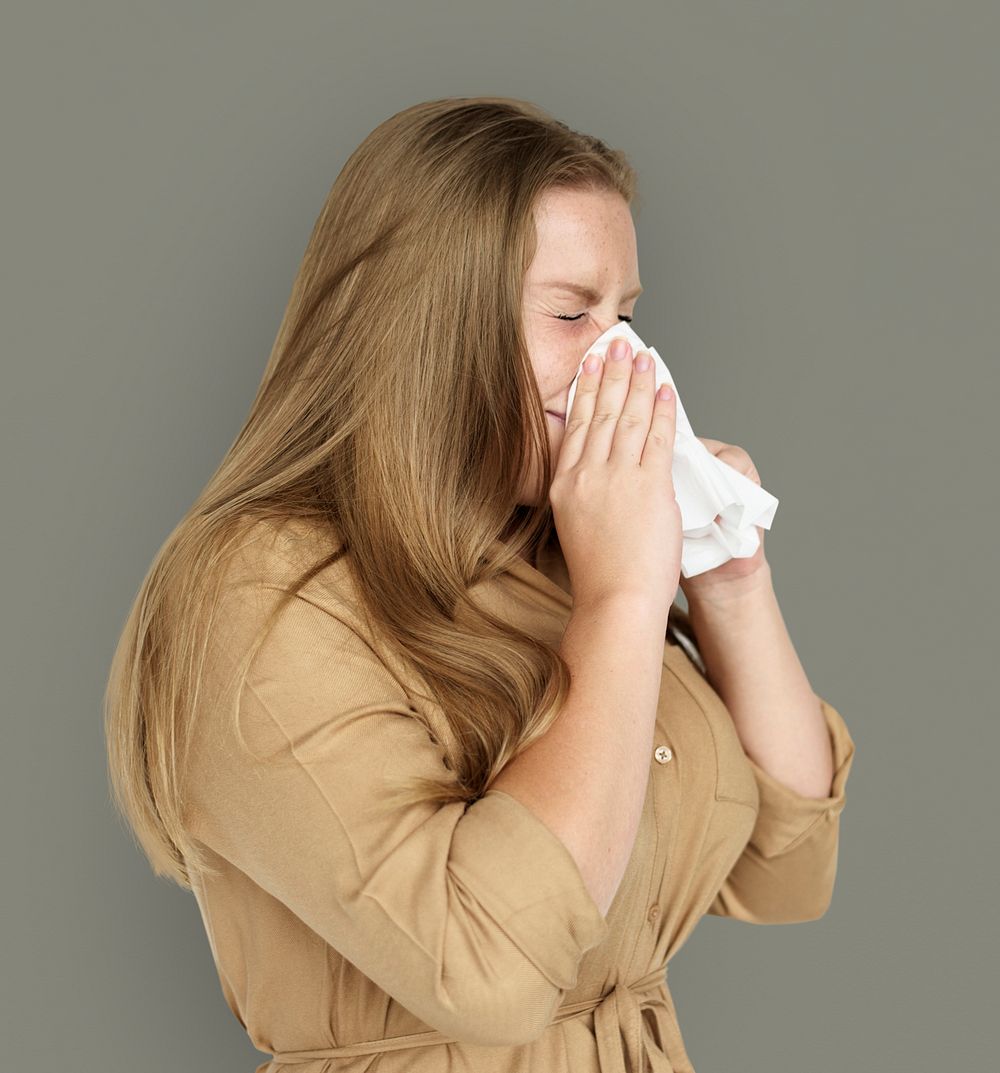 Caucasian Woman Sneezing Crying Tissue | Premium Photo - rawpixel