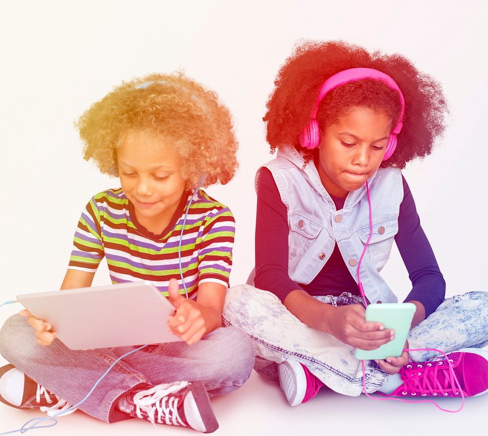 Young kids using tablet and | Premium Photo - rawpixel