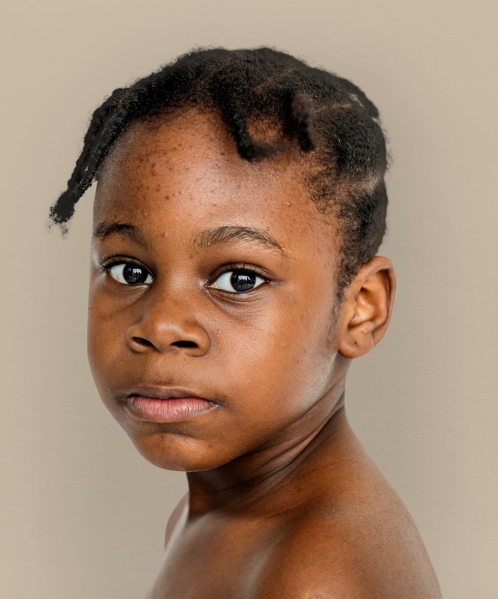 Little Girl Serene Face Expression | Premium Photo - rawpixel