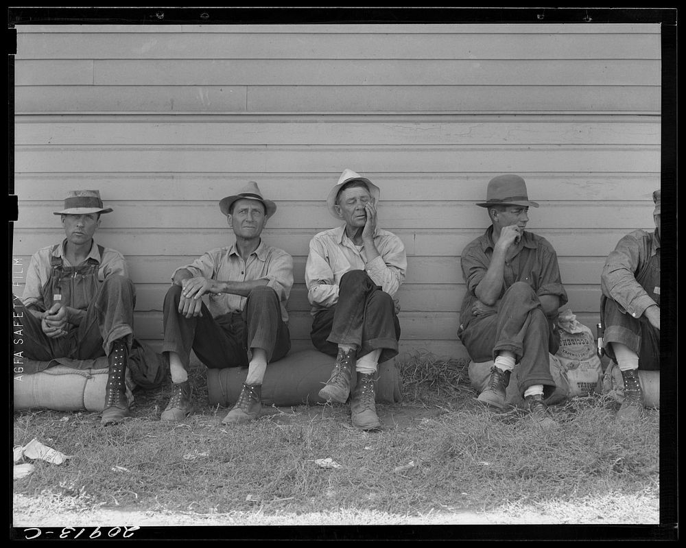 Bindle stiffs town three weeks | Free Photo - rawpixel