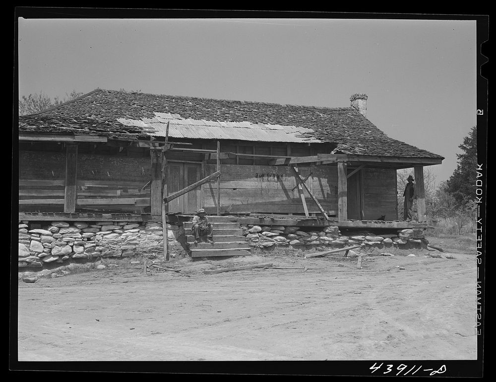 This rundown store is all | Free Photo - rawpixel