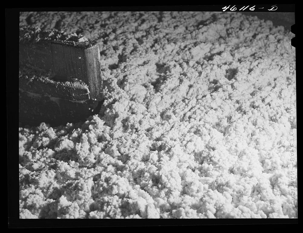 Paper pulp being churned large | Free Photo - rawpixel