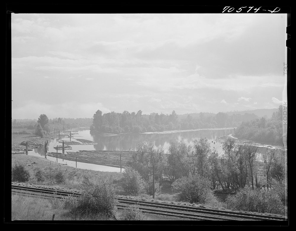 Log rafts Columbia River. Cowlitz | Free Photo - rawpixel
