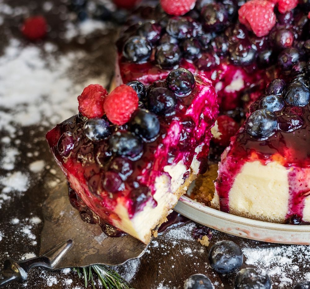 Fresh berry cheescake food photography | Premium Photo - rawpixel
