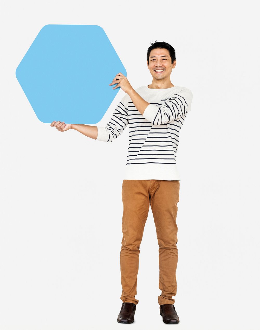 Cheerful man showing blank blue | Free Photo - rawpixel