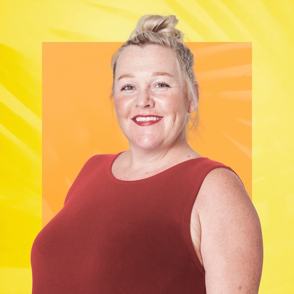 Plus size model red tank | Premium PSD Mockup - rawpixel